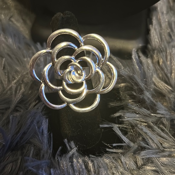 Accessories | Sliver Style Flower Ring | Poshmark